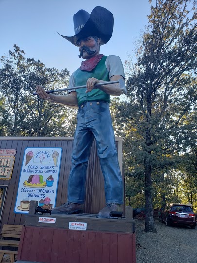 Fun Is Here For Your Hochatown Vacation With Tin Star & Co.